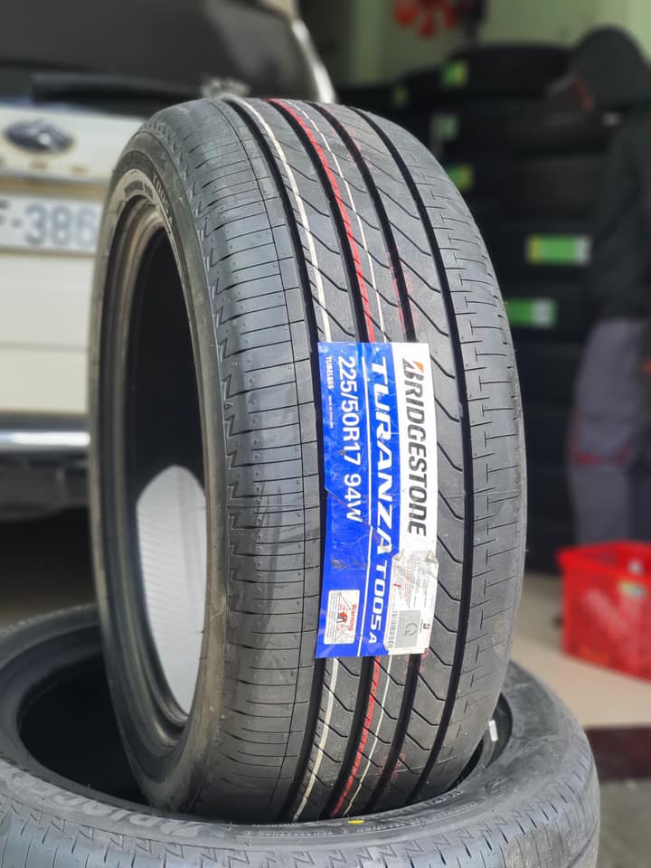 Lốp xe 225/50R17 Bridgestone Turanza T005A Nhật Bản
